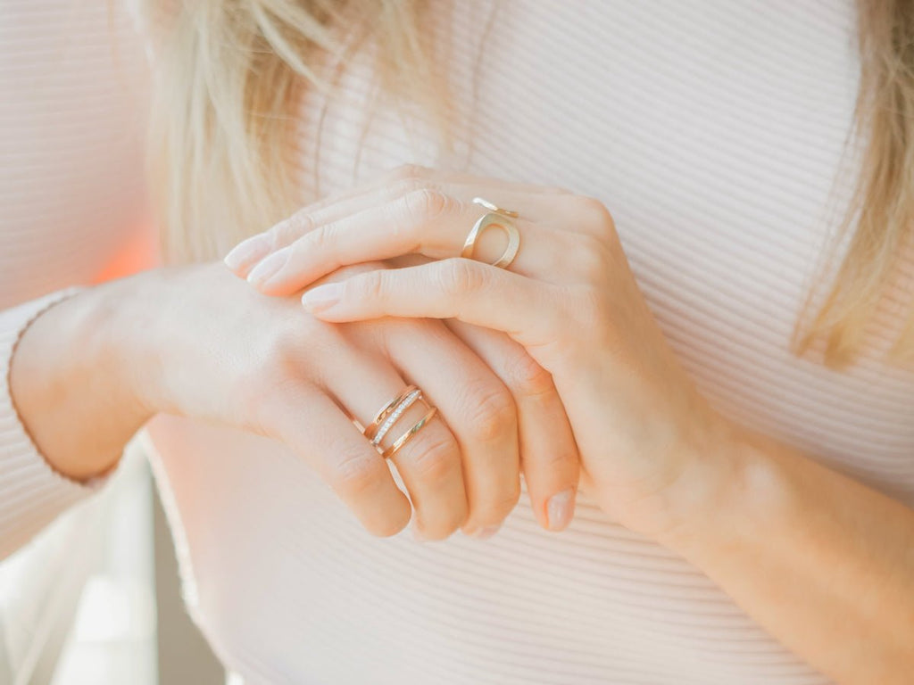 Infinity Twist Spinning Gold Ring – Pamela Lauz Jewellery